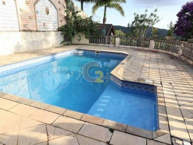 Casa à venda no Caraguatá em Mairiporã com 4 quartos e 5 vagas