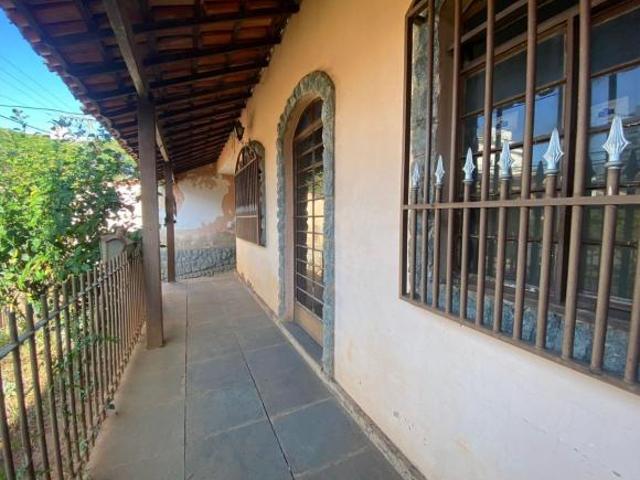 Casa à venda no Castelo