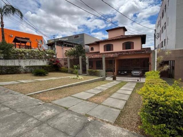 Casa à venda no Castelo