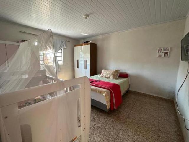 Casa à venda no Céu Azul Sendo 3 Kitnets e uma loja 157m²