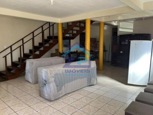 Casa à venda no centro com 02 dormitórios Arroio do Sal
