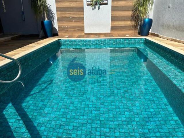 Casa à venda no Centro de Americana com 4 dormitórios, 182m²