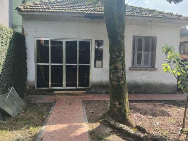 Casa à venda no Centro de CUBATÃO terreno 400m² 10 x 40