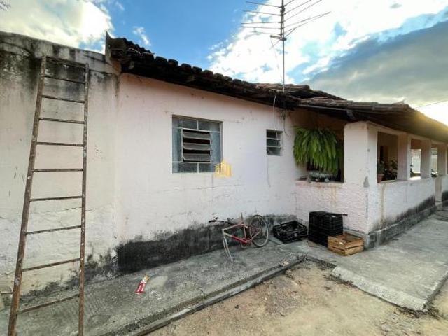Casa à Venda no Centro de Esmeraldas, MG 5 Quartos, 979m² de Área Total, R$ 1.200.000