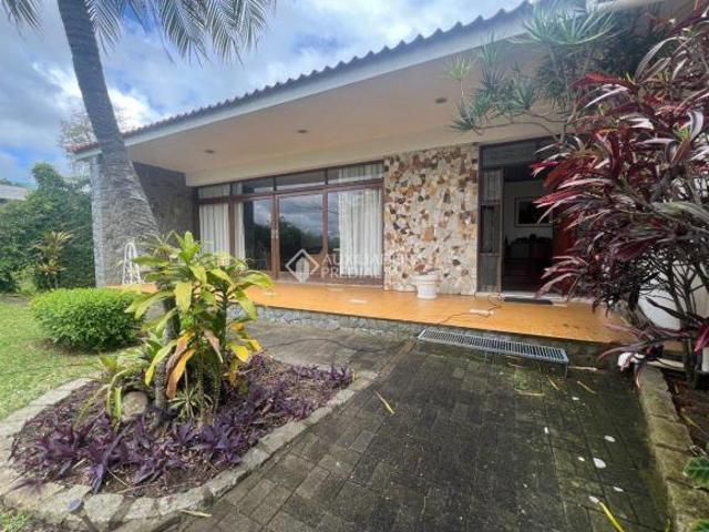 Casa à venda no centro de Guaíba