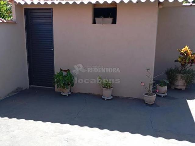 Casa a venda no centro de Guaraci SP