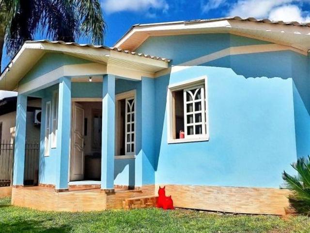 Casa à venda no Centro de Ibirubá RS: 2 quartos, 2 banheiros, 1 vaga, 105m² de área. Venha conferir!