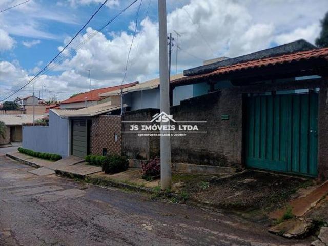 Casa à venda no centro de igarapé MG