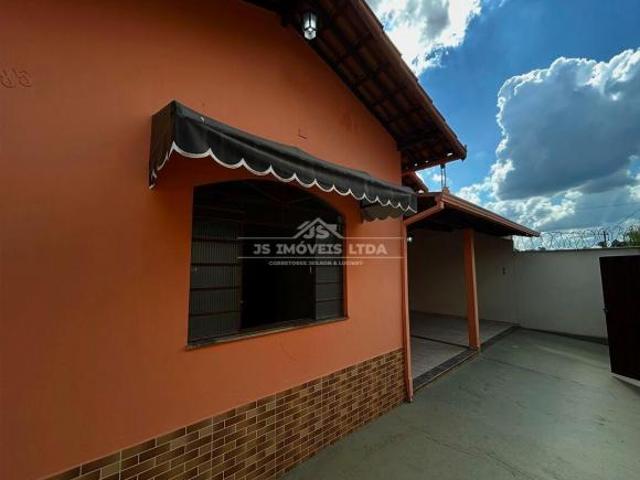 Casa á venda no Centro de Igarapé MG