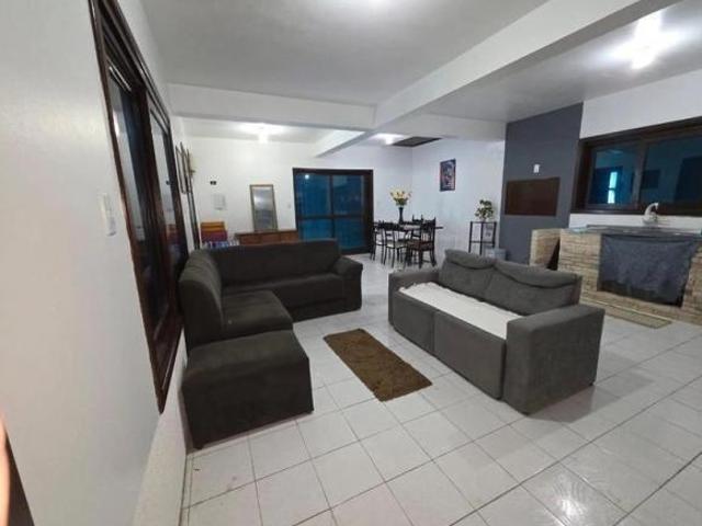Casa à venda no centro de Imbé