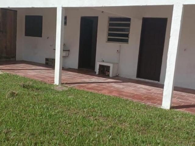 Casa à venda no Centro de Quintão com 113m2 e pátio fechado