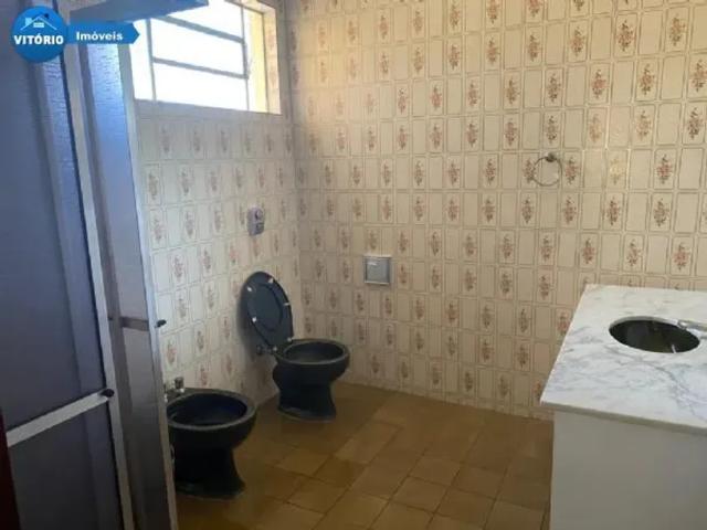 Casa á venda no centro de São Roque!