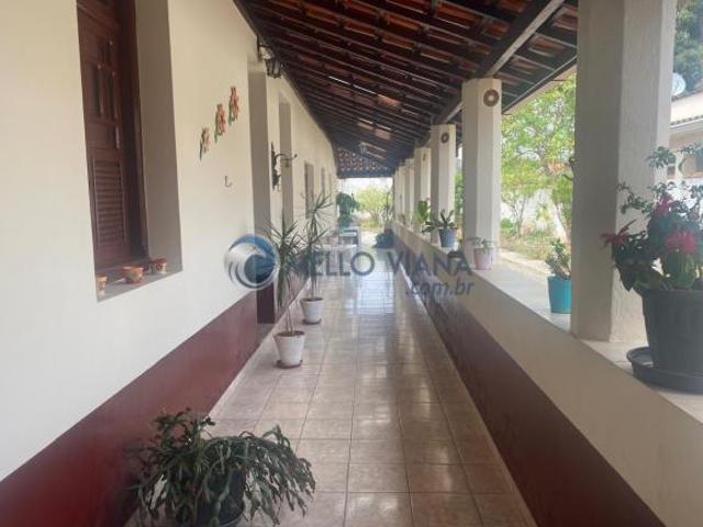Casa à venda no Centro de São Sebastião do Rio Verde MG: 3 quartos, 2 salas, 2 banheiros, 3 vagas de