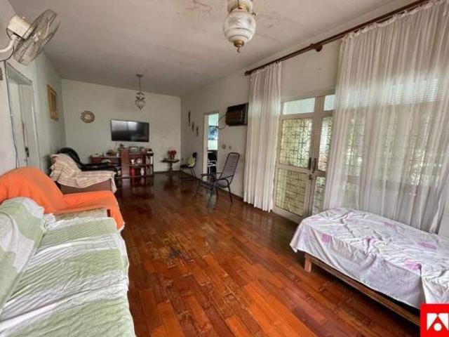 Casa à venda no centro de Santa Bárbara d&apos Oeste