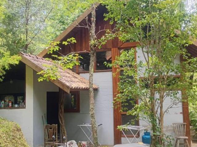 Casa a venda no centro de Santo Antonio do pinhal OPORTUNIDADE