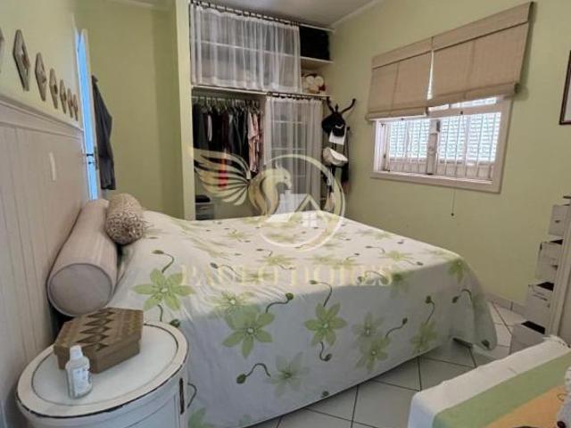 CASA A VENDA NO CENTRO DE UBATUBA S/P