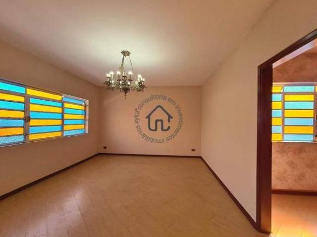 Casa à venda no Centro de Vinhedo