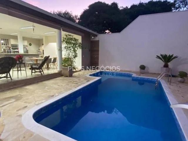 Casa à Venda no Centro de Votorantim 3 Dormitórios, 3 Suítes Luxuosas, 400m² de Área Útil, Acabame