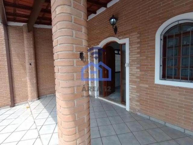 Casa à venda no Centro em Caraguatatuba