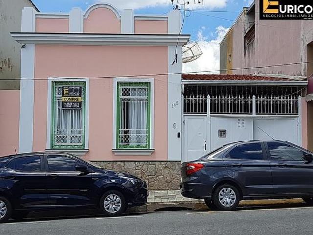 Casa à venda no Centro em Vinhedo/SP