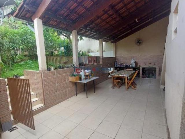 Casa à venda no Centro Sul de Timóteo 3 quartos, suíte, varanda gourmet