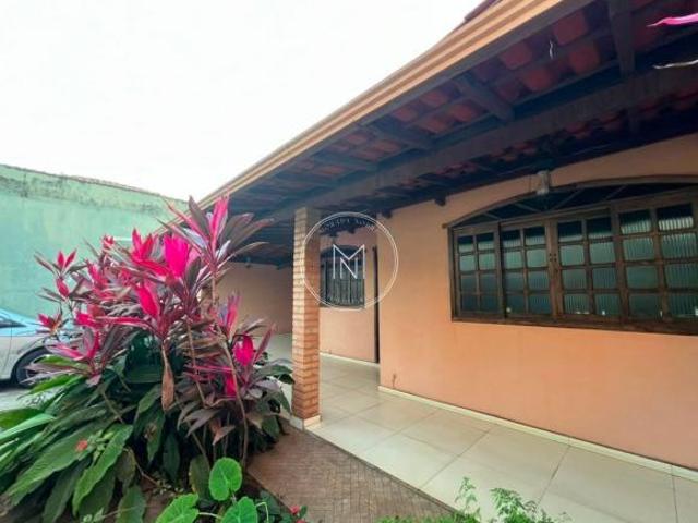 Casa à Venda no Centro – São Joaquim de Bicas/MG