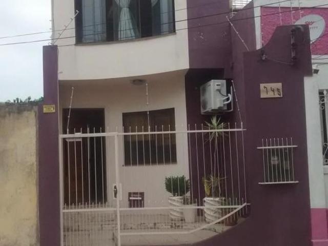 Casa à venda no Centro