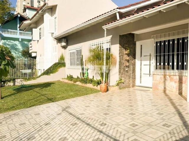 Casa à venda no Centro