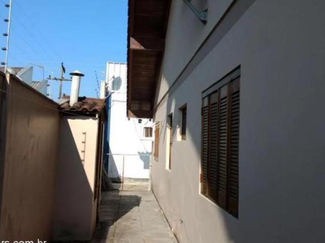 Casa à venda no Centro