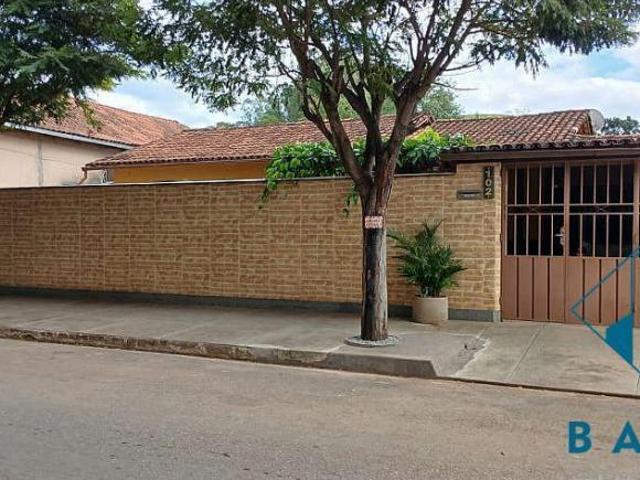 Casa à venda no Centro
