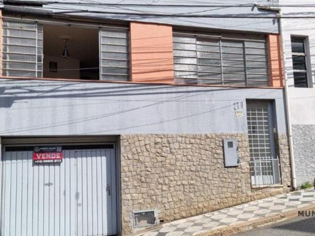 Casa à venda no Centro