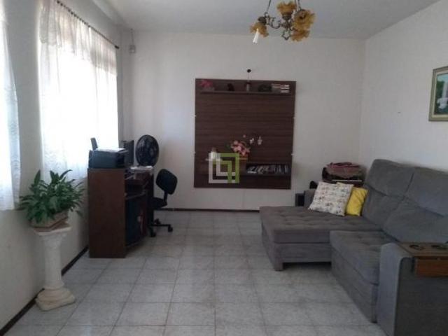 Casa à venda no Centro