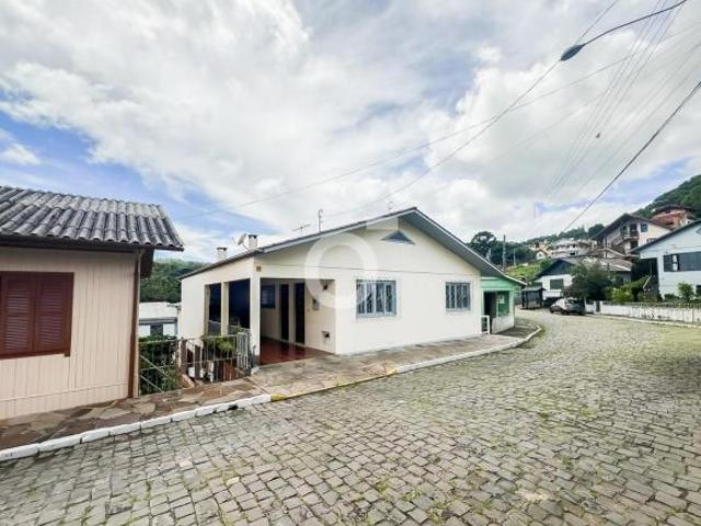 Casa à venda no Centro
