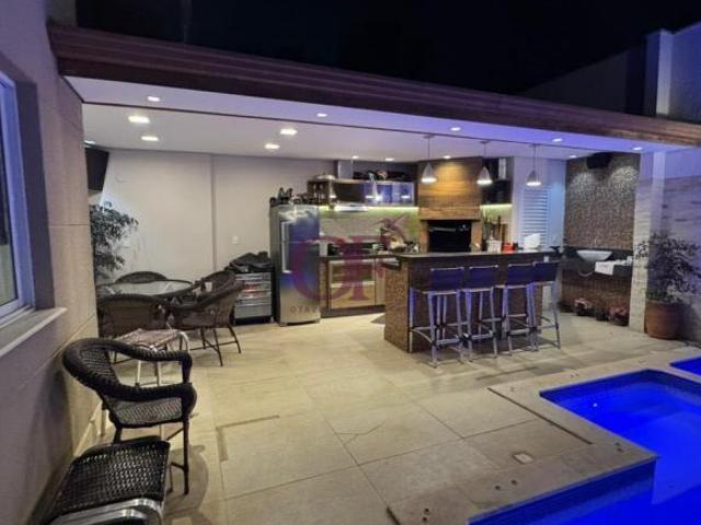 Casa à Venda no Chácara das Palmeiras Imperiais