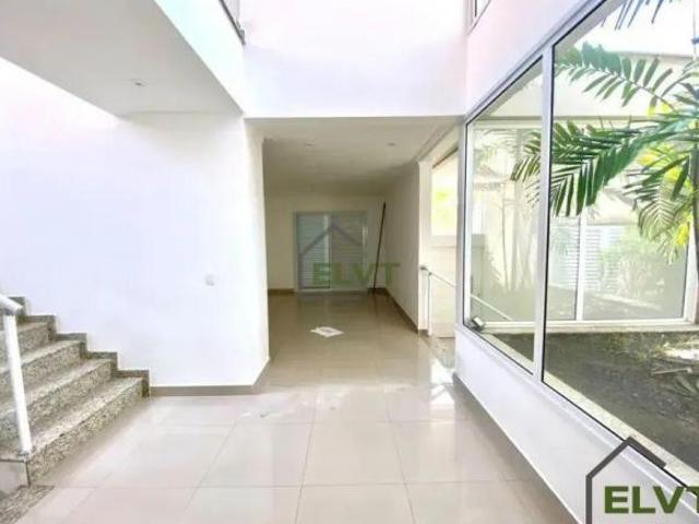 Casa à Venda no City Bussocaba Osasco | 6 quartos 4 Suítes, 6 Vagas