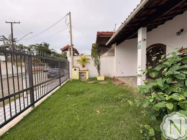 Casa à venda no Cibratel 1 com 2 quartos, edícula e 4 vagas, a 500m da praia – Itanhaém