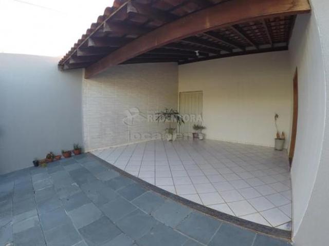 Casa a venda no Cidade Jardim com 03 quartos e edícula