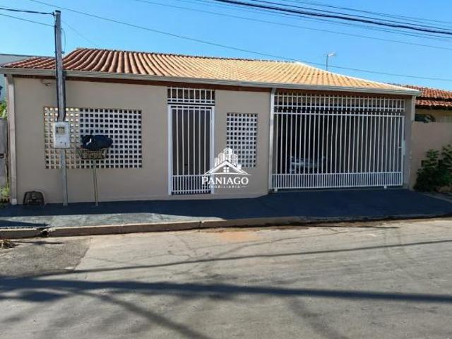 CASA À VENDA NO CPA IV 2/4 SENDO UMA SUITE