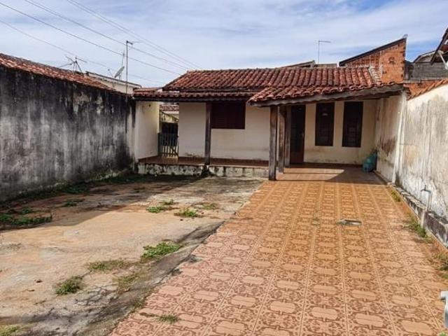 Casa à Venda no Cruzeiro, Bragança Paulista: 2 Quartos, 1 Suíte, 3 Vagas de Garagem Oportunidade I