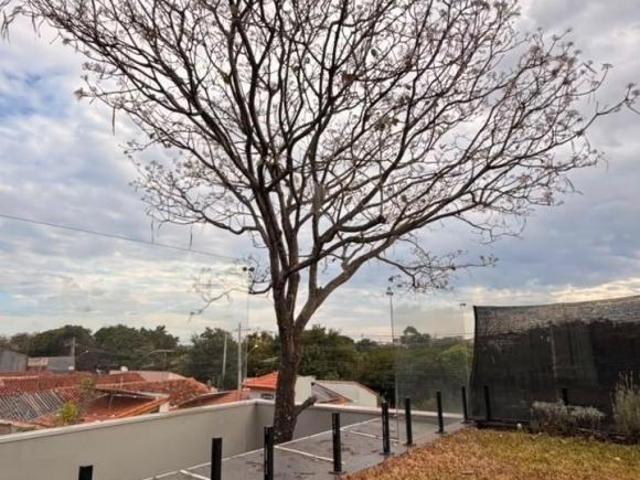 CASA À VENDA NO ÂNGELA ROSA