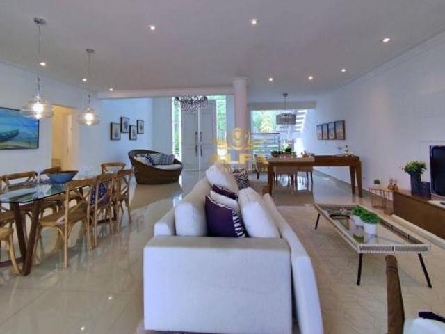 Casa à Venda no Acapulco em Guarujá | Alfa Imóveis
