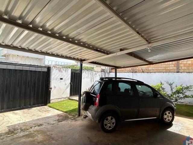 Casa à Venda no Afonso Queiroz em Patos de Minas com Churrasqueira
