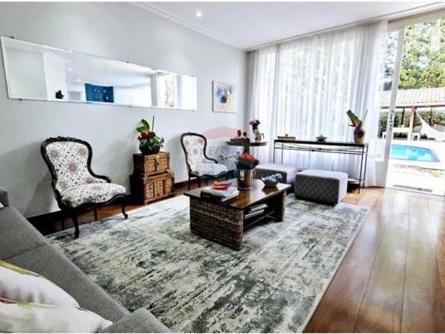 Casa à venda no Alto da Boa Vista – 4 suítes, piscina e 395m² próximo ao Metrô e Rua Adolfo Pinheiro