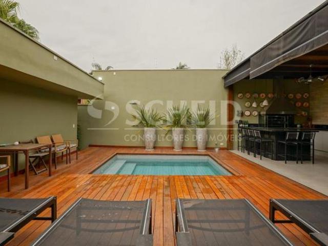 Casa à venda no Alto da Boa Vista 5 suítes, espaço gourmet, sauna