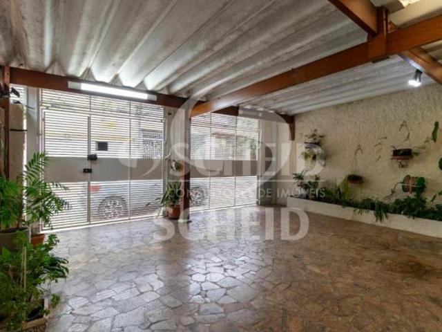 Casa á Venda no Alto da Boa Vista com 266m², 4 quartos sendo 1 suíte, 2 vagas