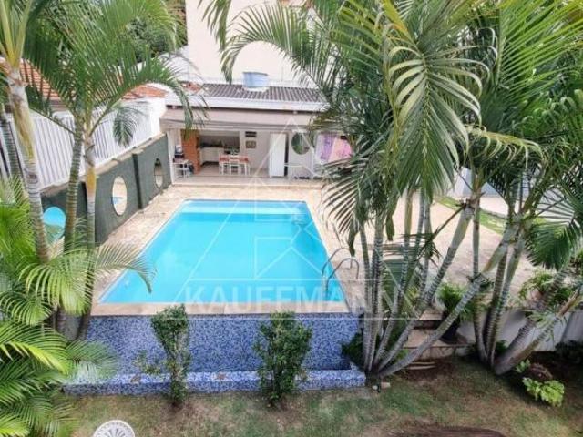 Casa à Venda no Alto da Lapa: 3 Dormitórios, 6 Vagas 250m²