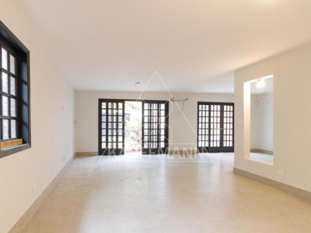 Casa á venda no Alto de Pinheiros 3 quartos 1 Suíte, 2 Vagas A.U 215m²