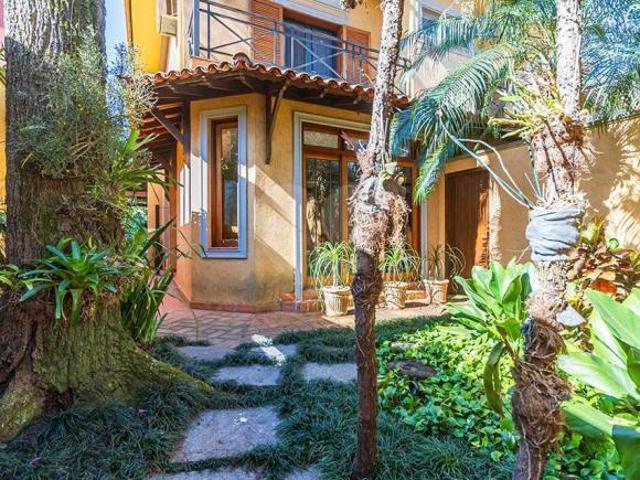 CASA À VENDA NO ALTO DE PINHEIROS