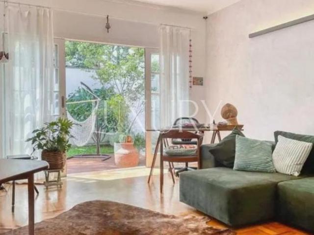 Casa à Venda no Alto de Pinheiros – 280m² 4 Dormitórios 1 Suíte 3 Vagas