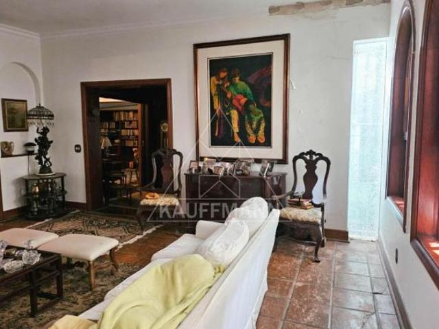 Casa à Venda no Alto de Pinheiros 2 Suítes 4 Vagas 321m² de Área Construída